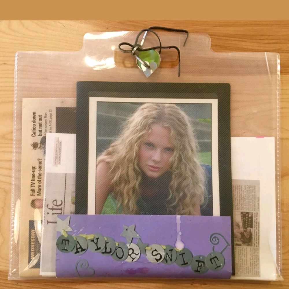 Iso Taylor Swift Press Kit - Gem